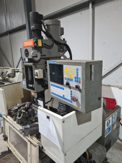 TRYAX YCM40 CNC MILL (12514) for sale : Machinery-Locator.com