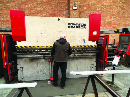 Edwards Pearson PR 3 - 100 Ton x 3m Press Brake for sale : Machinery ...