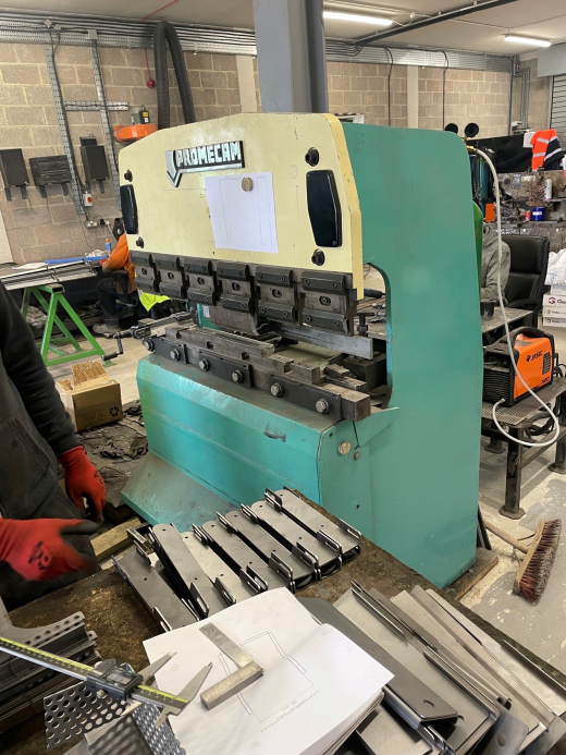 PROMECAM RG 25-12 HYDRAULIC UPSTROKE PRESSBRAKE for sale : Machinery ...