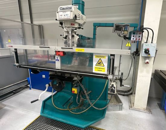 CLAUSING 2VS08 Knee Type Milling Machine for sale : Machinery-Locator.com