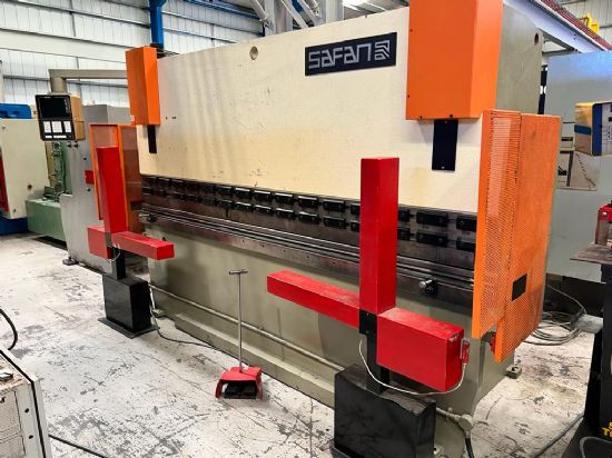 Safan 80 Ton Press Brake for sale : Machinery-Locator.com