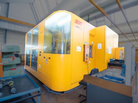 2008 Dixi DHP 50-5X CNC machining centre for sale : Machinery-Locator.com