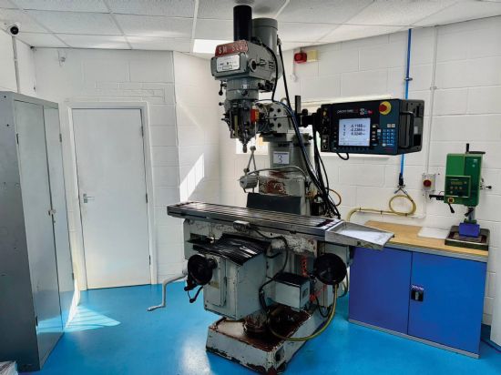 XYZ SM SLV3000 CNC Milling Machine with ProtoTrak SM Control ...