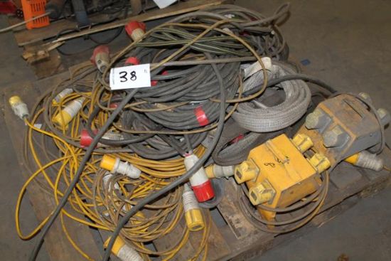 PALLET LOT TO INC. 110V & 3 PHASE LEADS & 2No. 110V SPIDER BOXES for ...