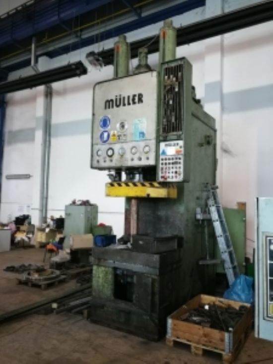 Hydraulic Press Muller CA 250.5.3 for sale : Machinery-Locator.com