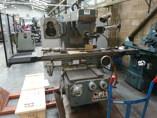Ajax Cleveland Universal mill in V.good condition for sale : Machinery ...